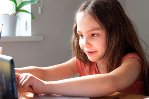 Alumnos de la Facultad de Educación de USIL brindan asesorías virtuales gratuitas a escolares ...