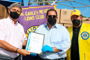 Alcalde de Miami North Beach, Anthony Defillipo, distingue a SIU por ...